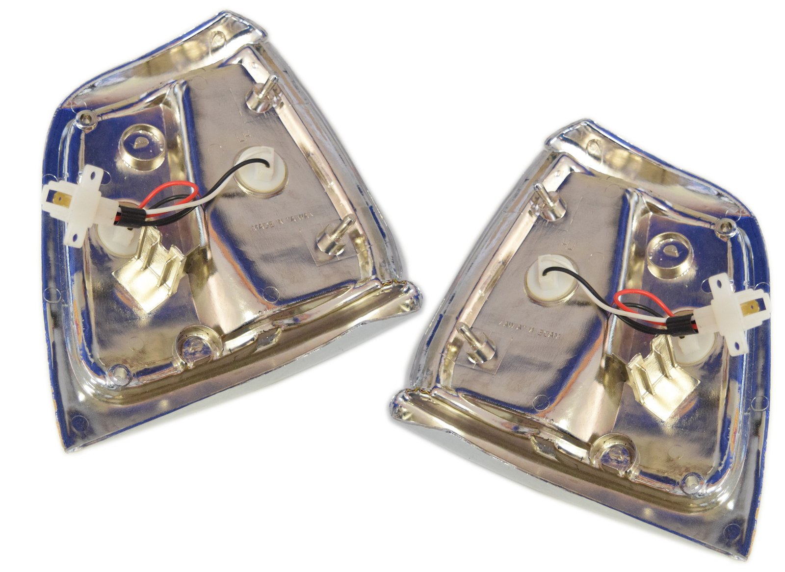Toyota Hilux 2wd LH + RH Indicators Corner Lights Chrome Surround 1991-1997